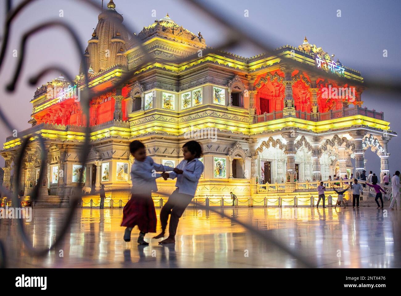 Prem Mandir ( love temple) Temple of Divine Love, Vrindavan, Mathura ...