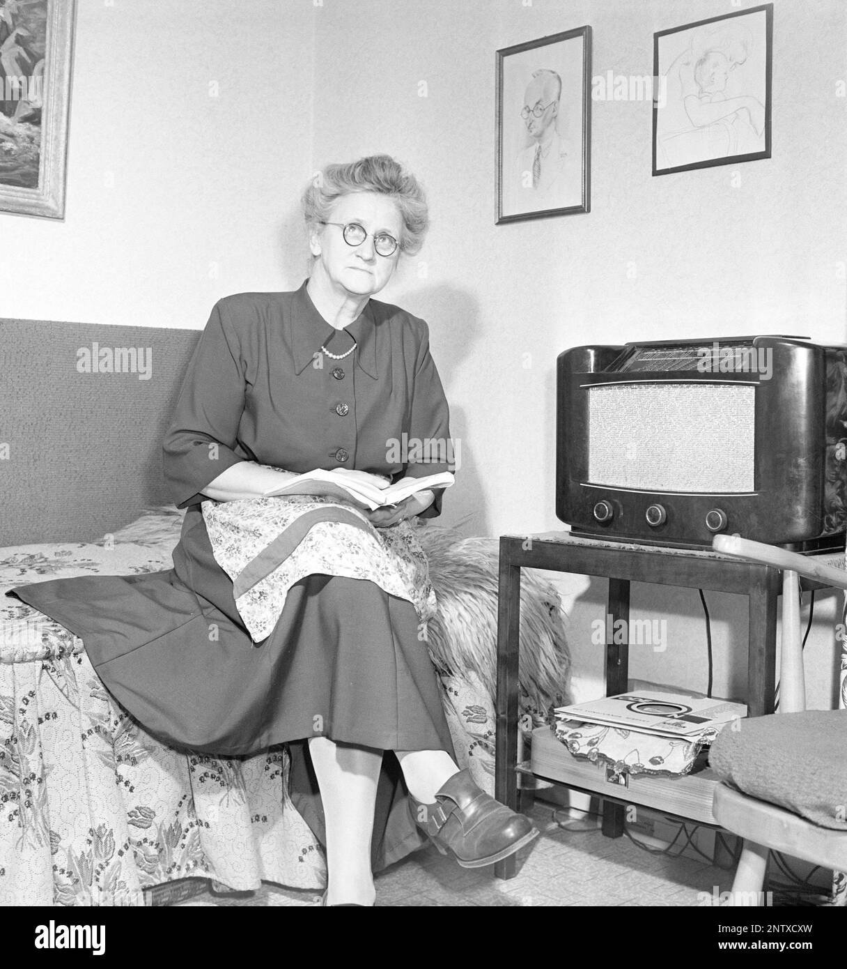 People Listening To Radio Now