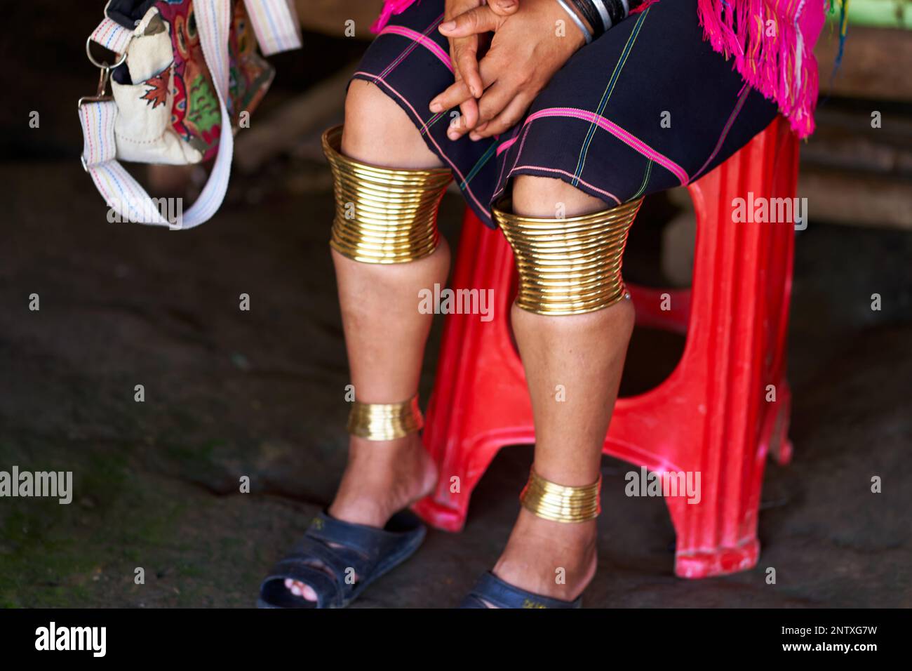 Woman from the Long Neck tribe, wearing traditional brass rings on her ...