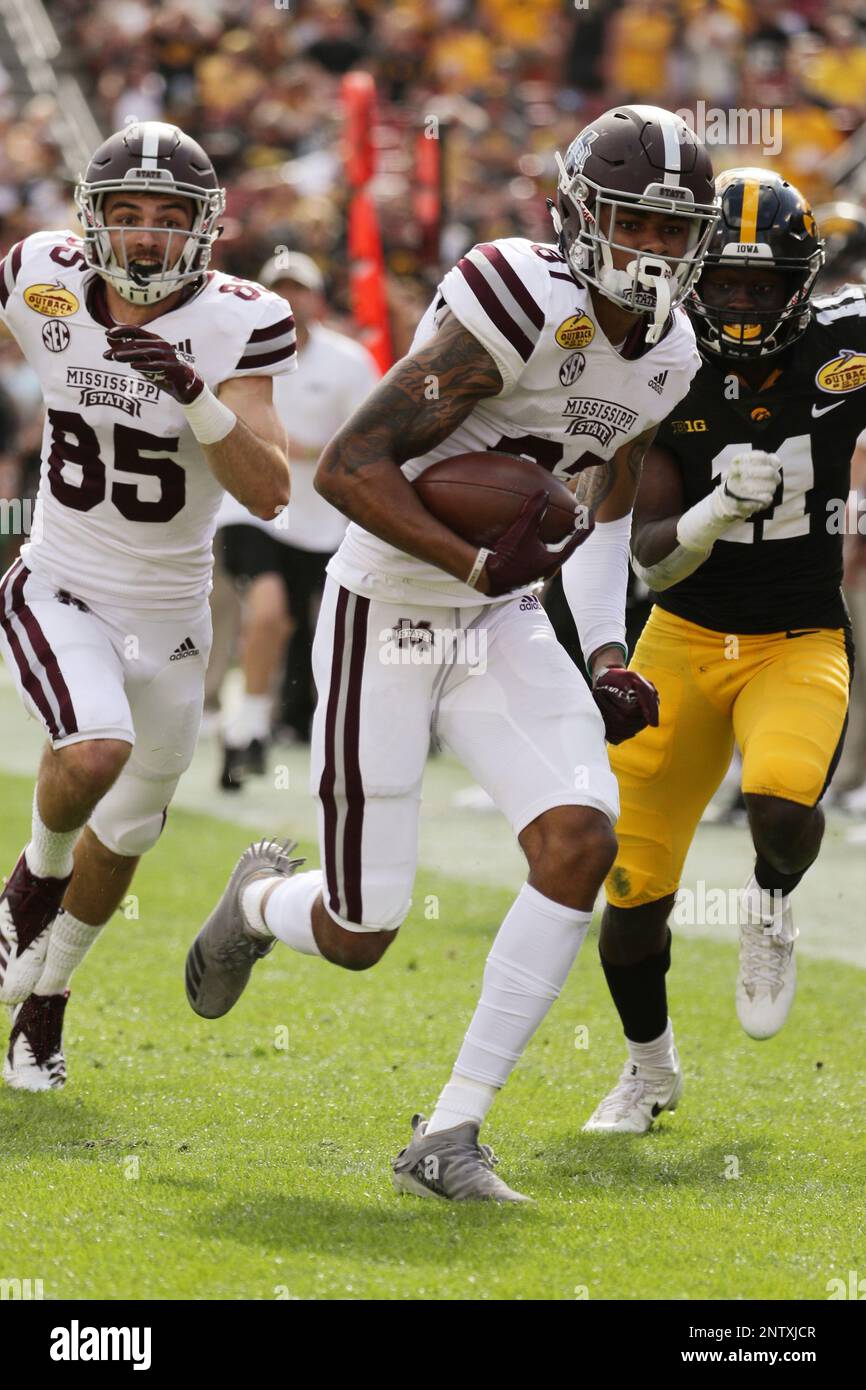 Mississippi State Bulldogs wide receiver Osirus Mitchell (87) gains ...