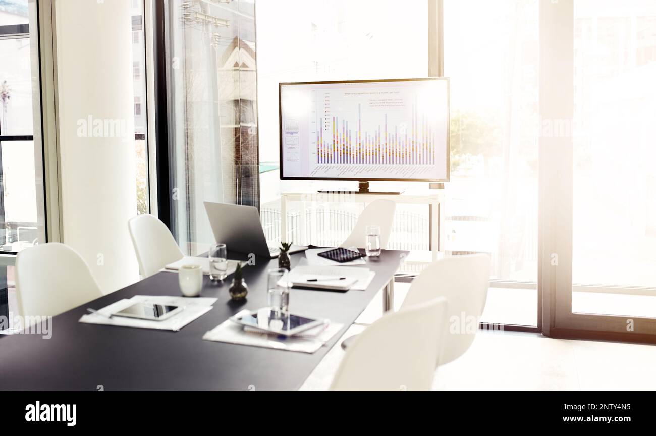 Empty screen laptop ready hi-res stock photography and images - Alamy