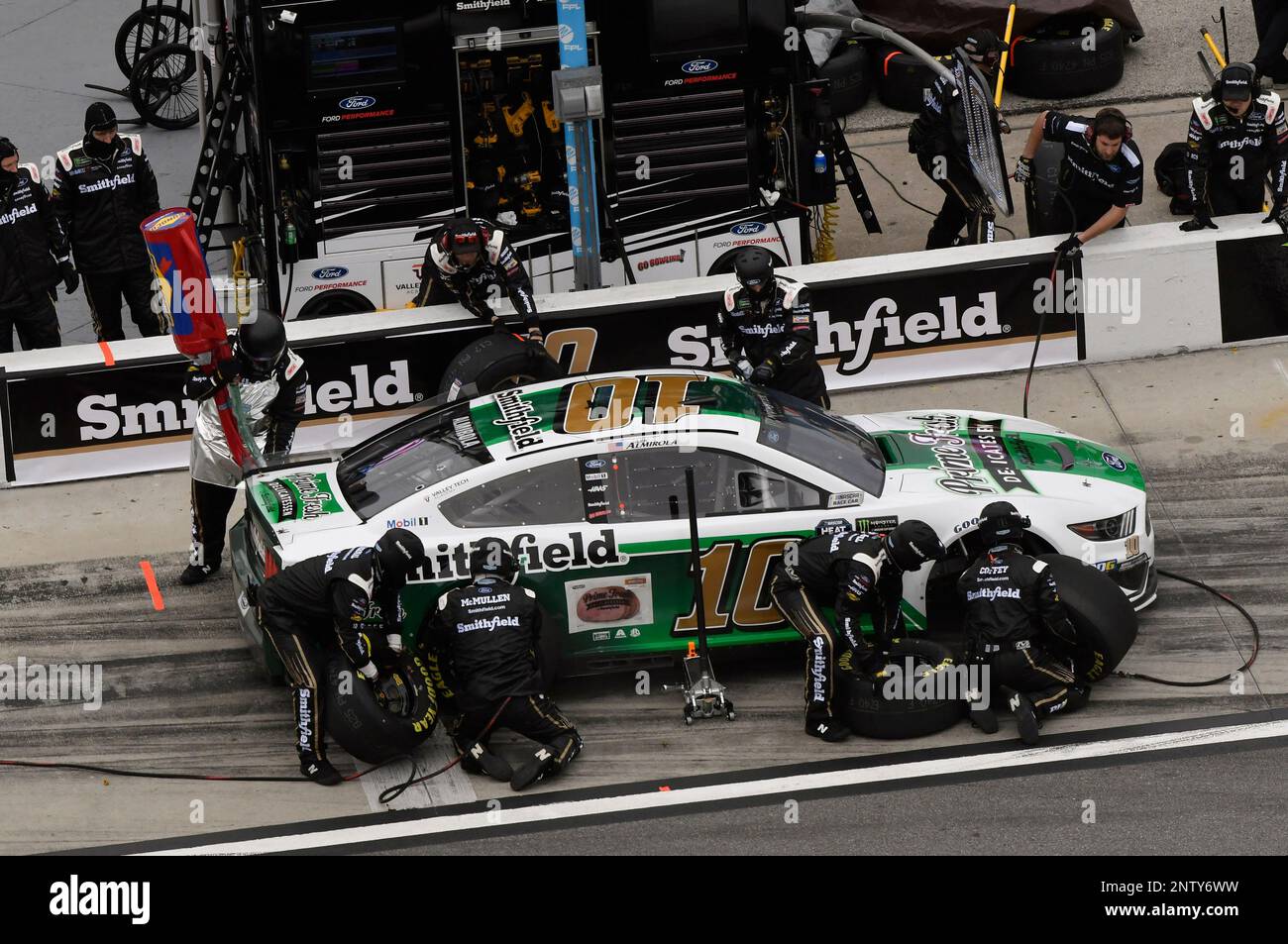 #10: Aric Almirola, Stewart-Haas Racing, Ford Mustang Smithfield during ...