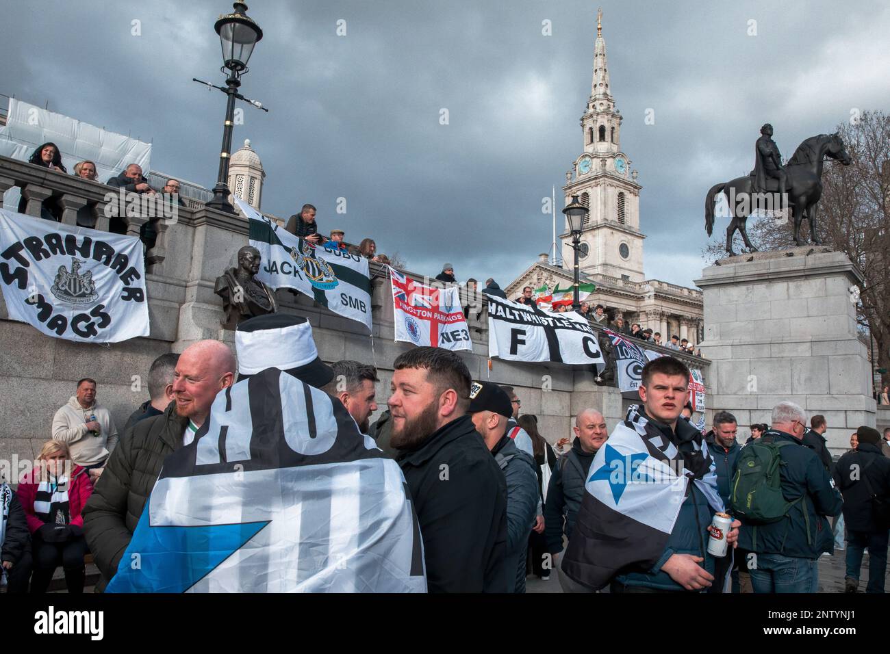 London, UK. 25th February, 2023. Fans of Premier League football club ...