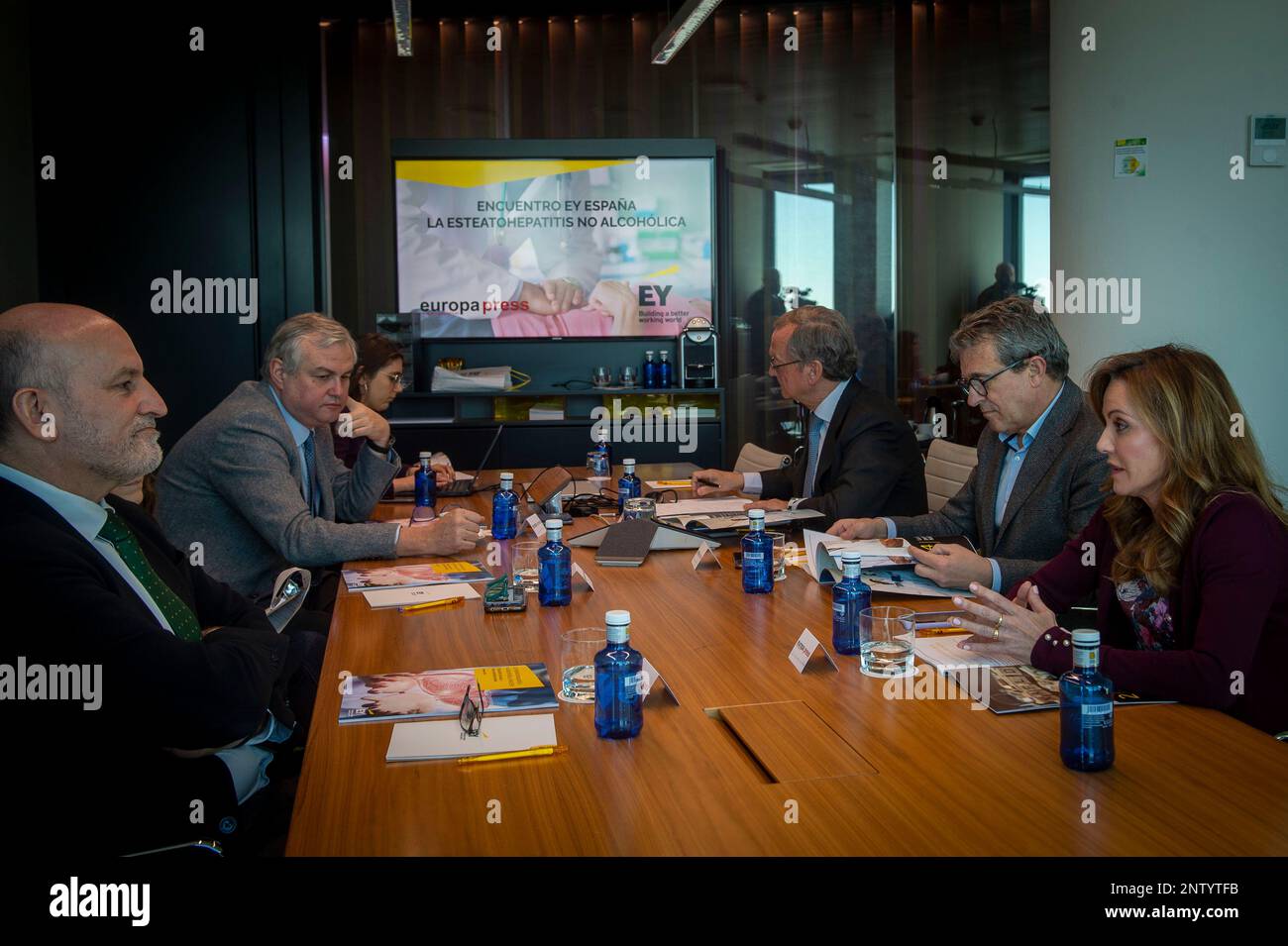 The Senior Advisor of EY Health Sector, Jaime del Barrio (3r); the Head ...