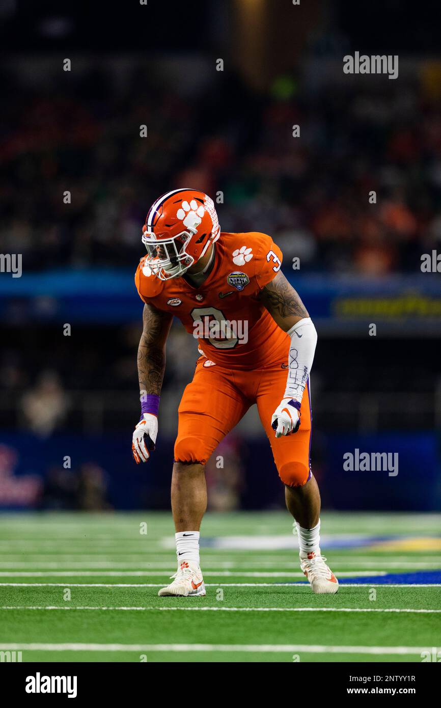 Clemson Tigers defensive lineman Xavier Thomas (3) during the NCAA ...