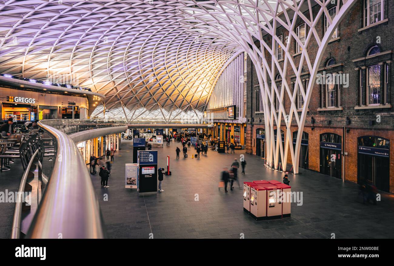 Long exposure of King's Cross Station during RMT Union strikes in ...