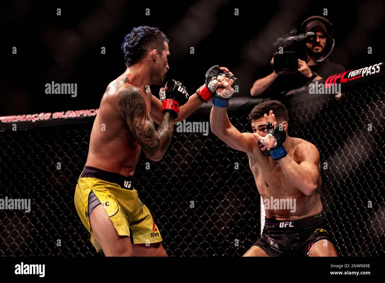 Oliveira faces David Teymur in the UFC Fortaleza main card held at Gin ...