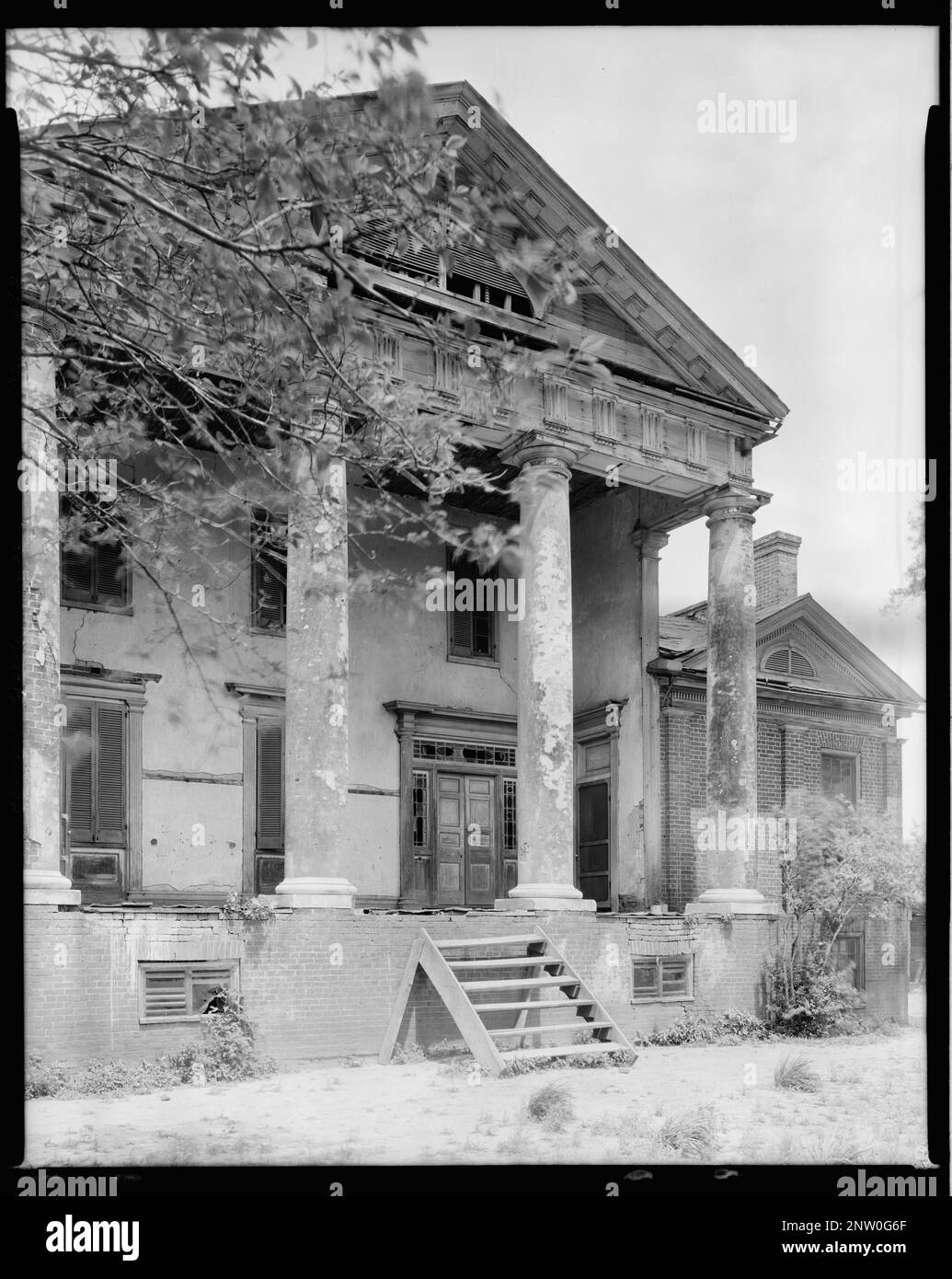 Carnegie mansion Black and White Stock Photos & Images - Alamy