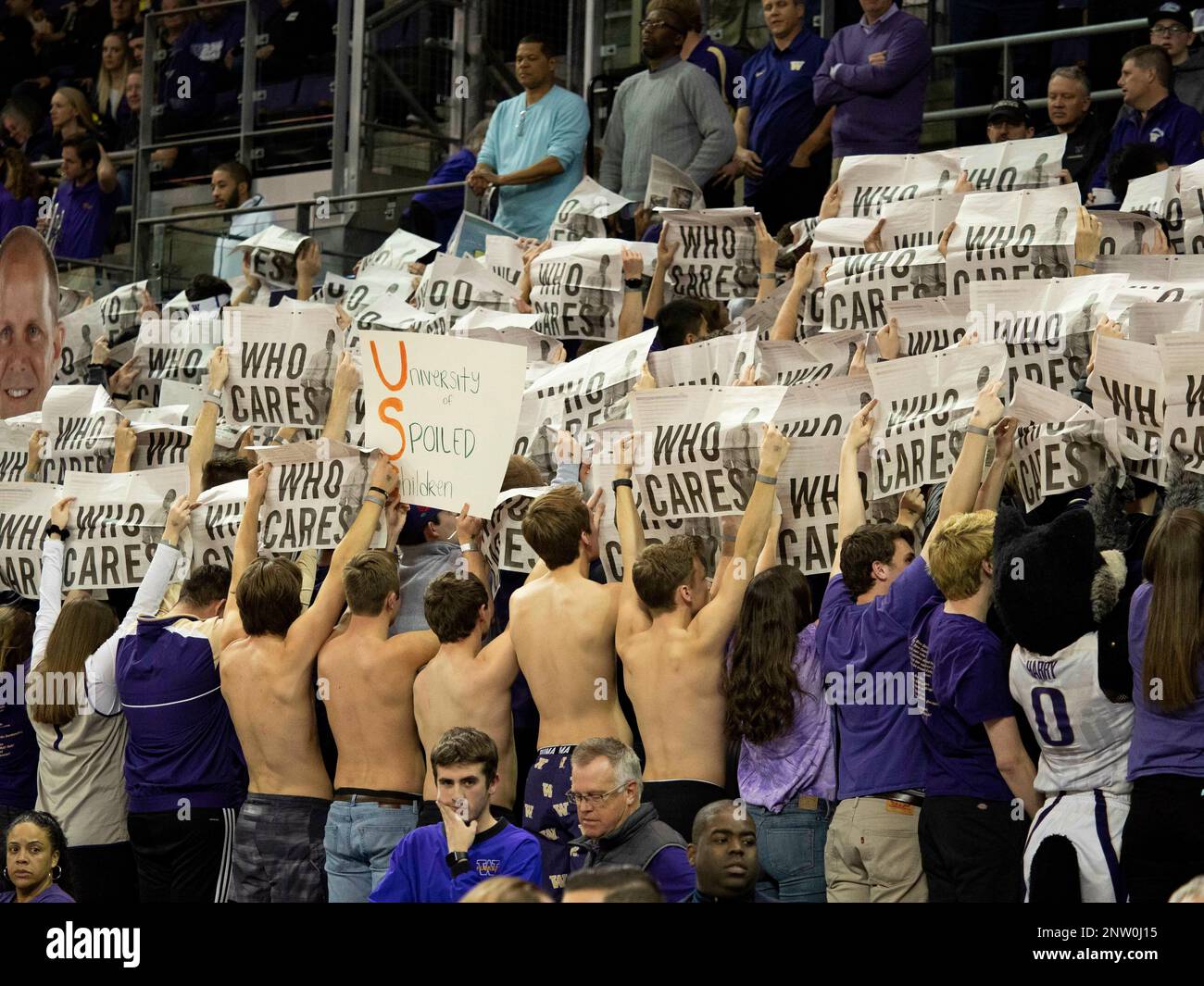SEATTLE, WA - JANUARY 30: Washington Huskies student section reacts ...