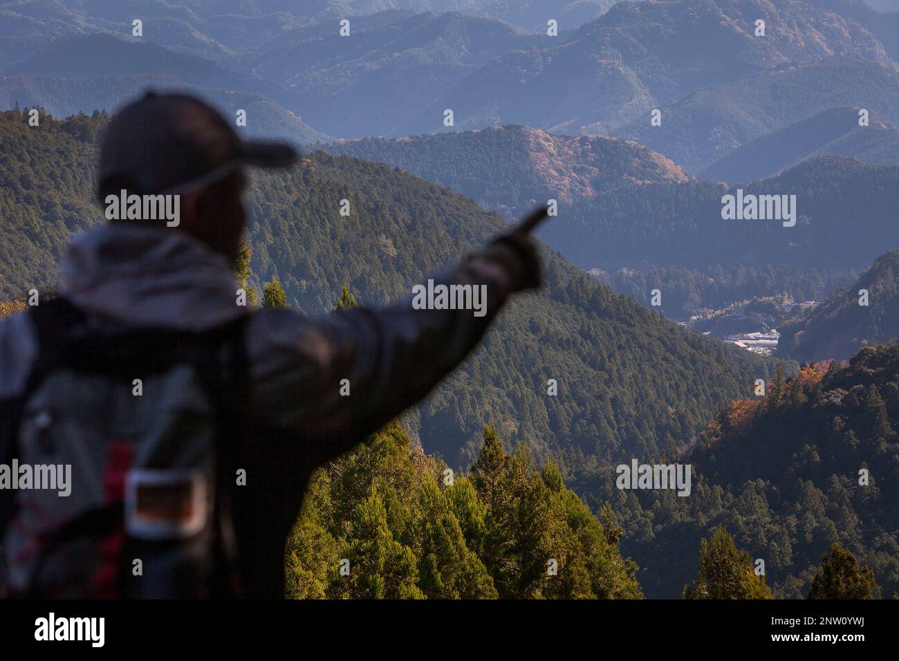 Fushiogami-oji.Pilgrim indicates the position of Kumano Hongu Taisha ...