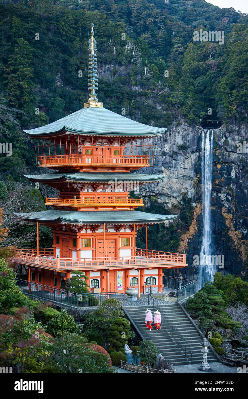 Nachisan Seiganto-ji Temple (Three-Storied Pagoda) and Nachi Waterfall ...