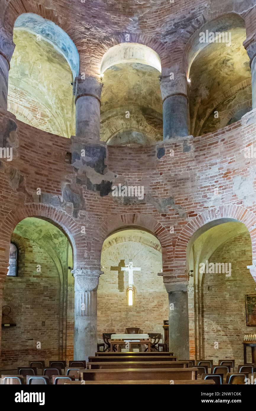 the rotonda of st. lawrence, mantua, italy Stock Photo - Alamy