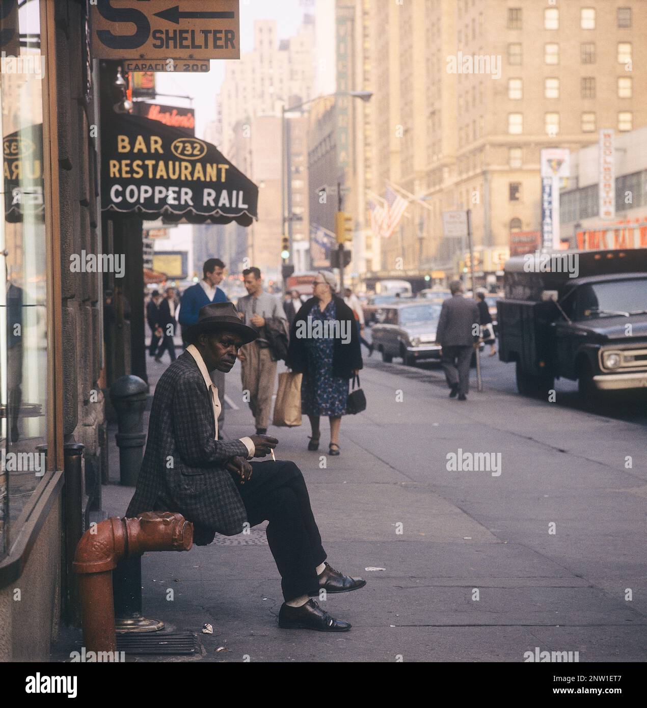 New york street 1960s hi-res stock photography and images - Alamy