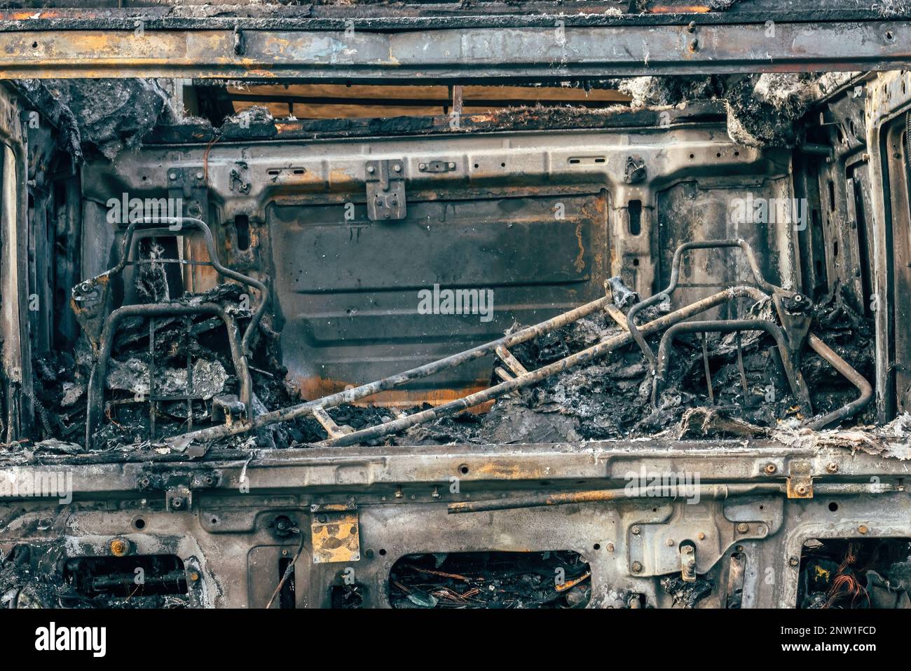 Semi truck with flames hi-res stock photography and images - Alamy