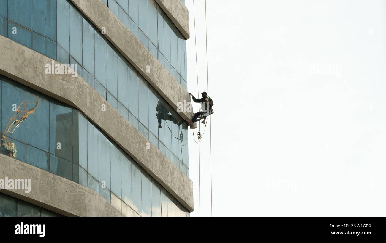 High altitude installer hi-res stock photography and images - Alamy