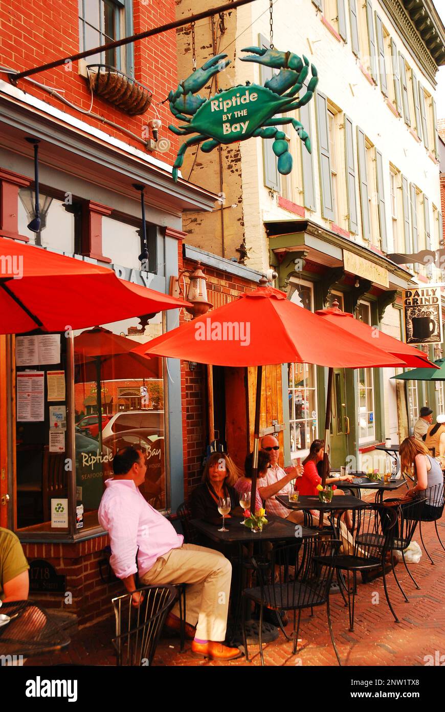 Alfresco dining in the Fells Point neighborhood of Baltimore Stock ...