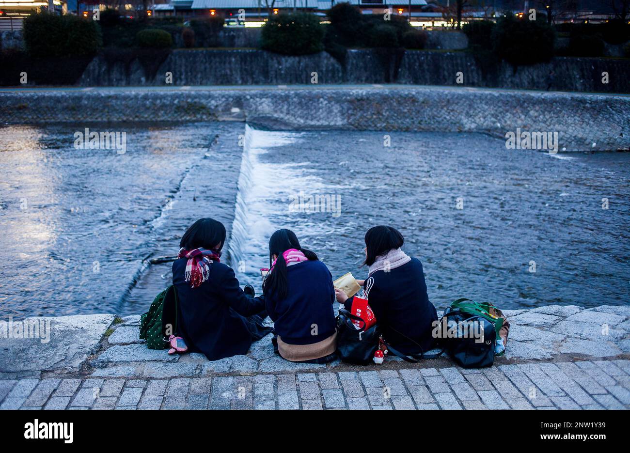 Girls,Kamo river at Pontocho,Kyoto, Japan Stock Photo - Alamy