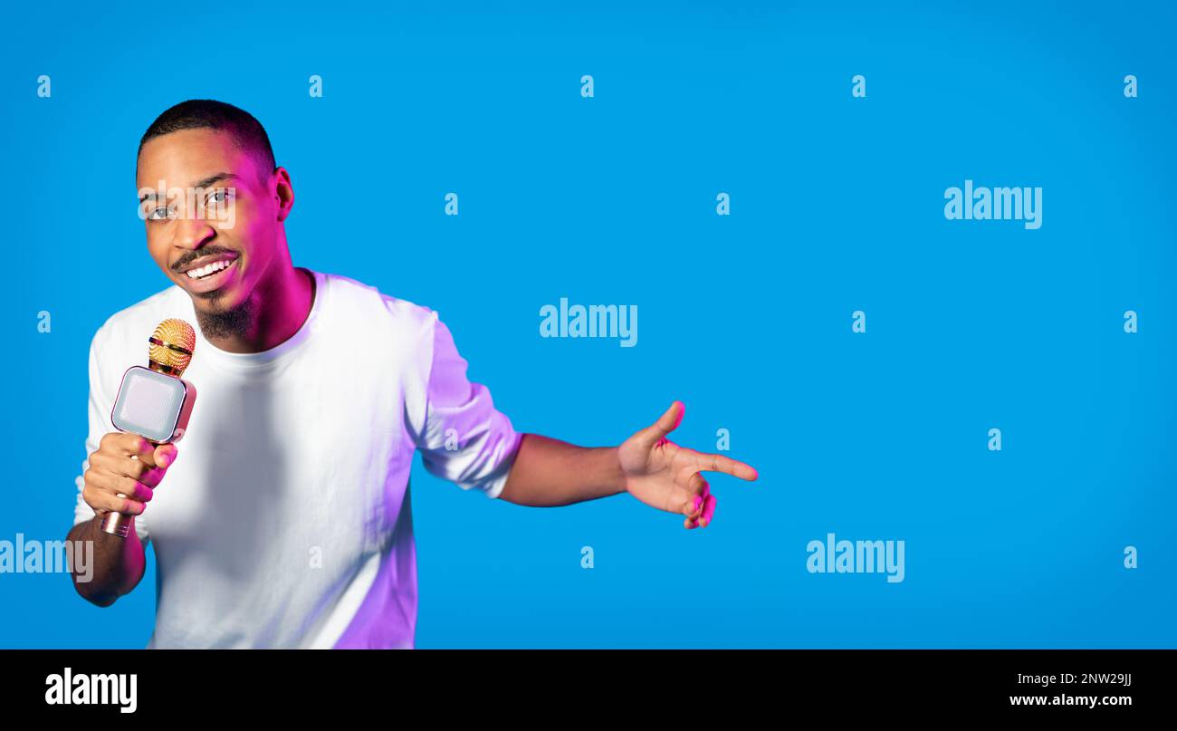 African american male singer hi-res stock photography and images - Alamy