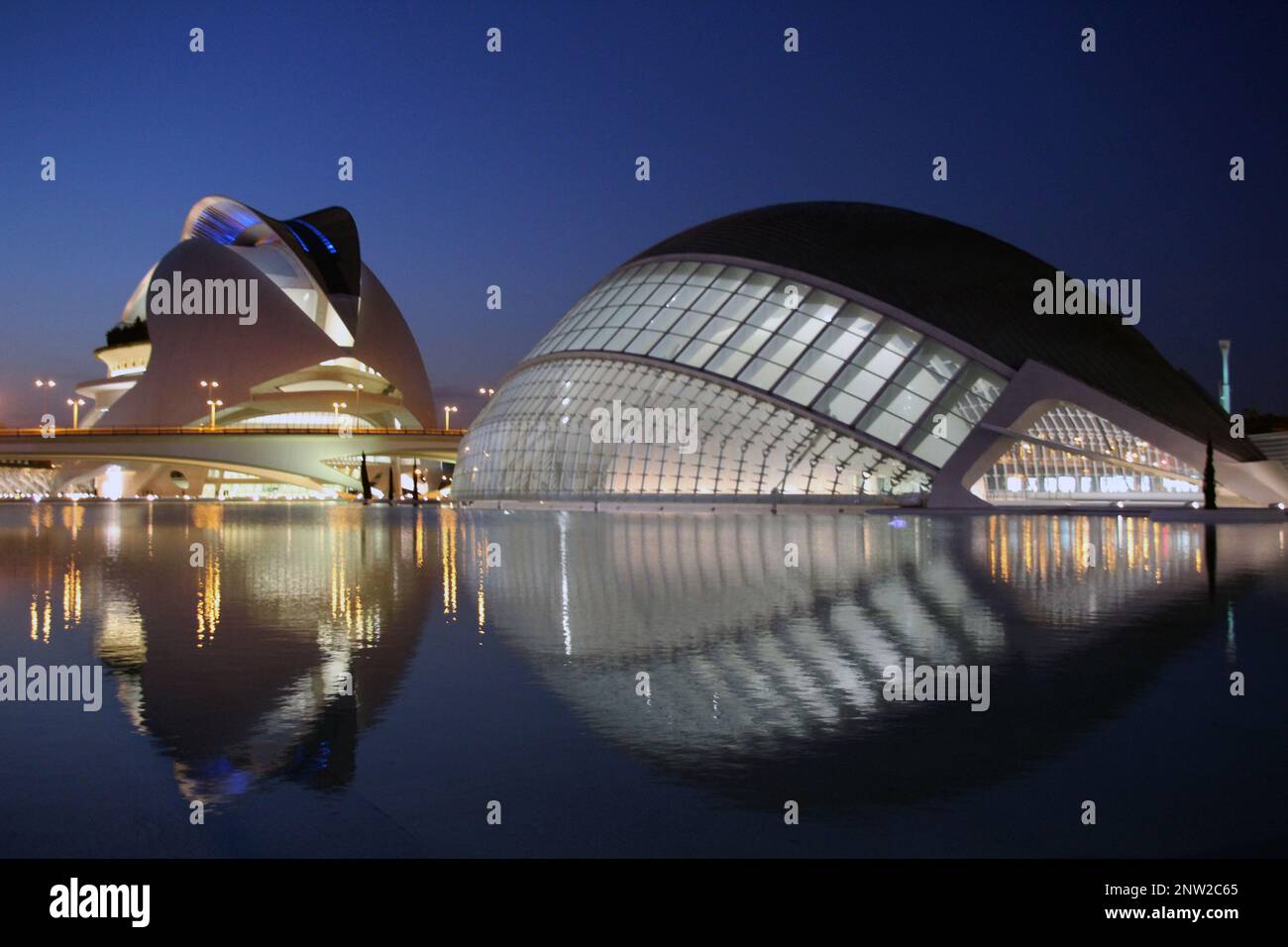 Geometry i architecture hi-res stock photography and images - Alamy