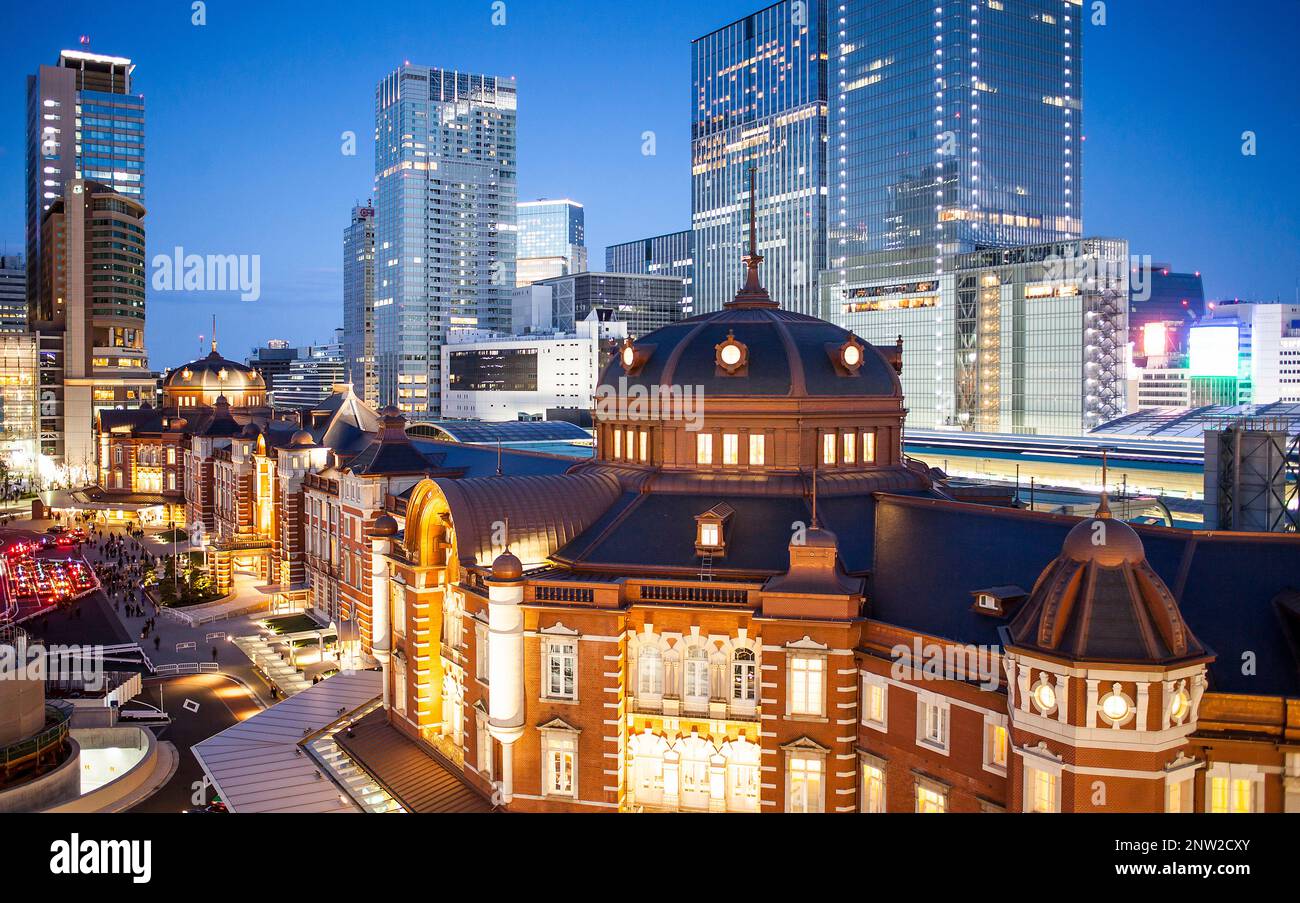 Tokyo Station and skyscrapers of Marunouchi , Marunouchi, Tokyo, Japan ...