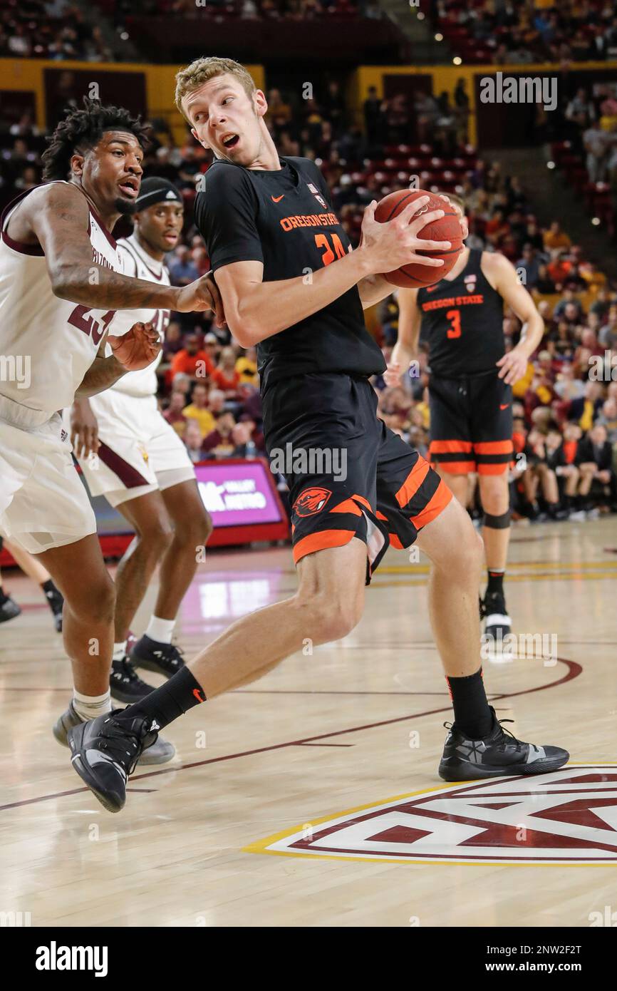 TEMPE, AZ - JANUARY 17: Oregon State Beavers forward Kylor Kelley (24 ...