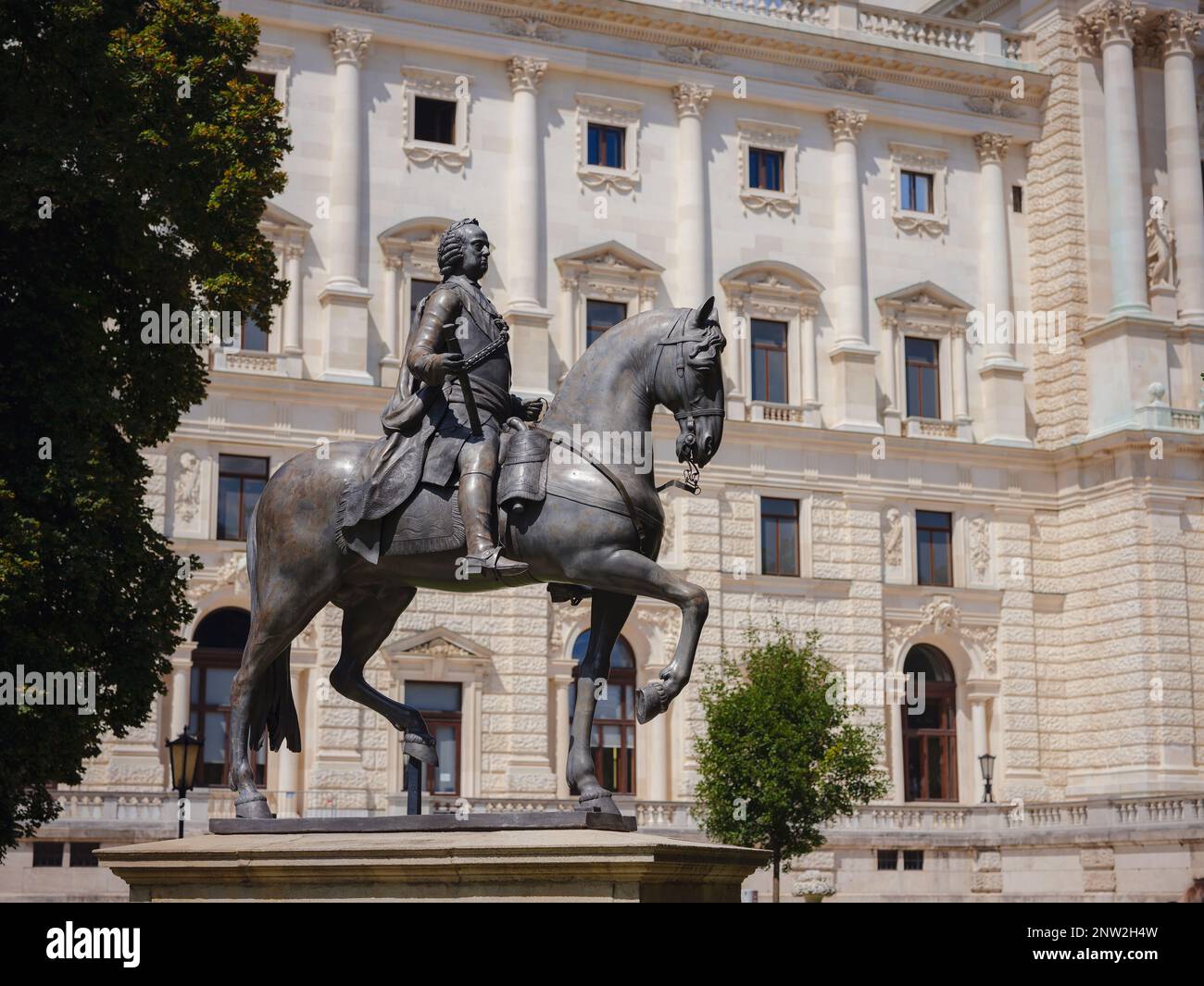 Franz Stephan of Lorraine statue against the backgraund of the Hofburg ...