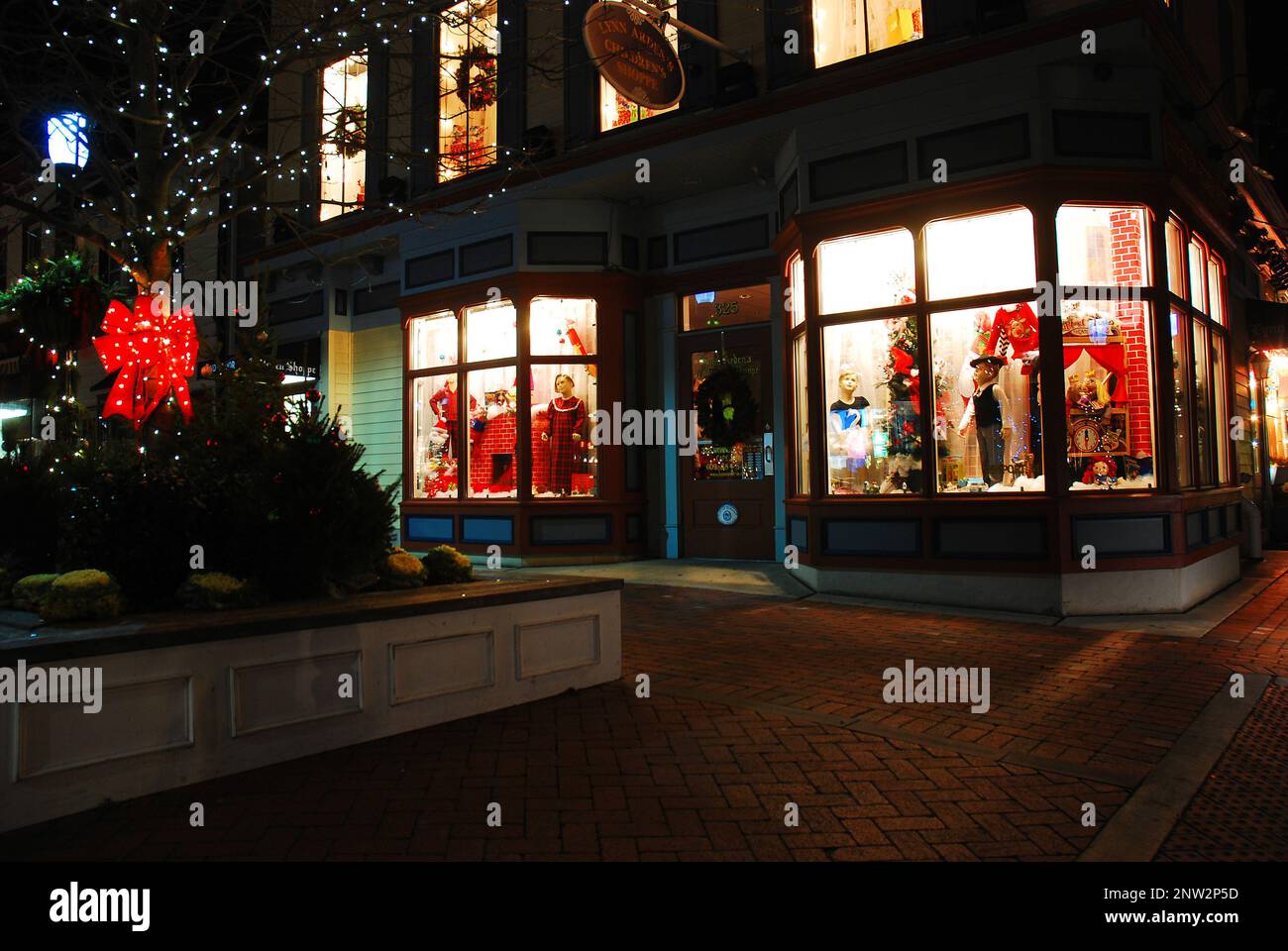 Windows of a store are decorated for the Christmas season Stock Photo ...