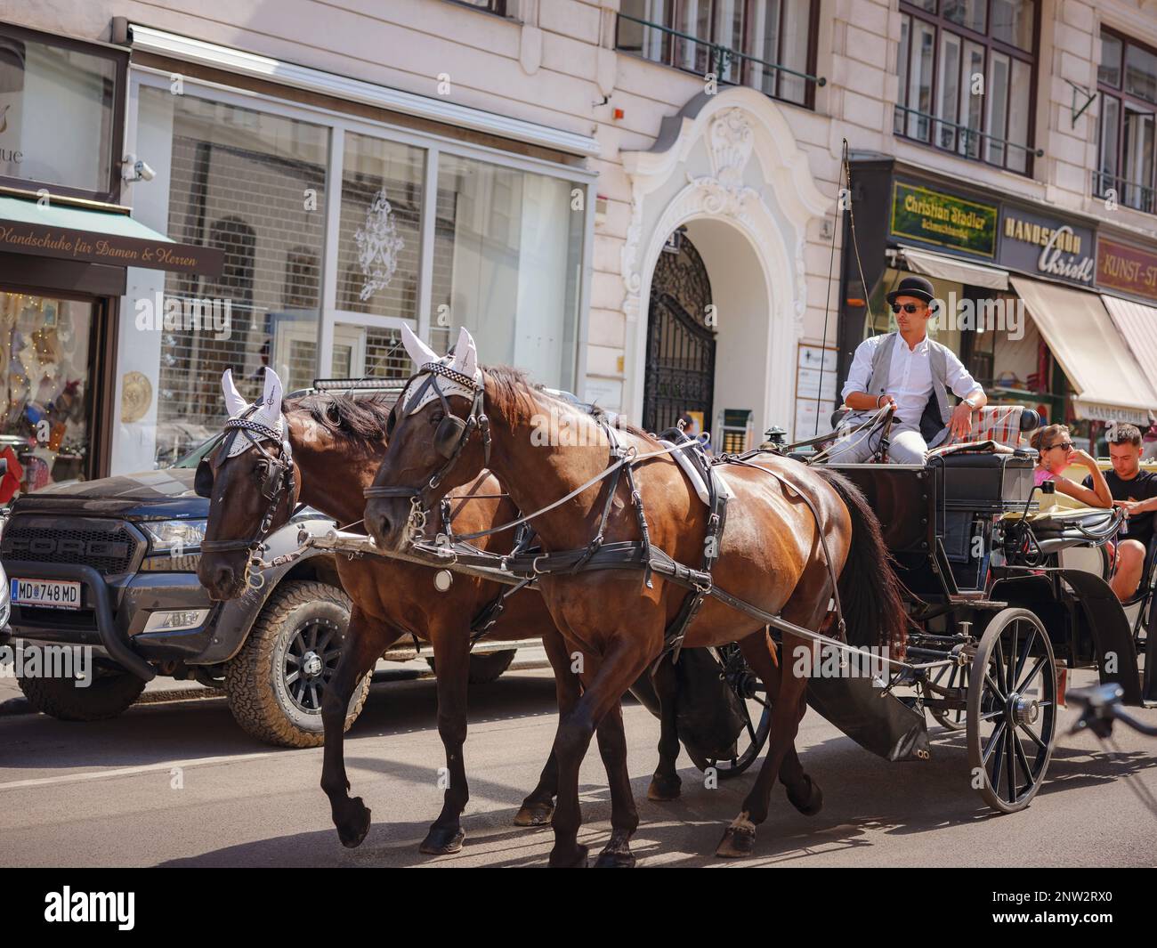 Vienna, Austria - August 10, 2022 : Old Horse-drawn carriage touristic ...