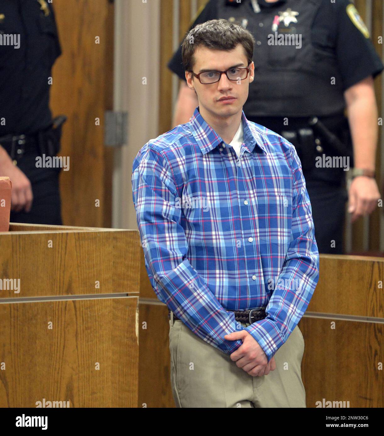 Robert Seth Denton enters a Sullivan County, Tenn. courtroom on Monday ...