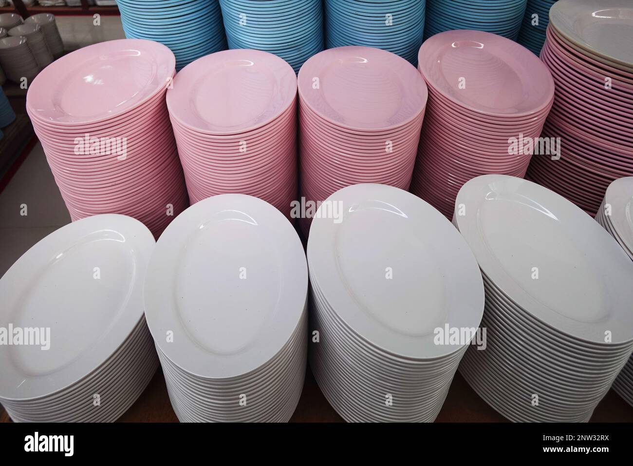 Stacks of plates in a shop Stock Photo - Alamy