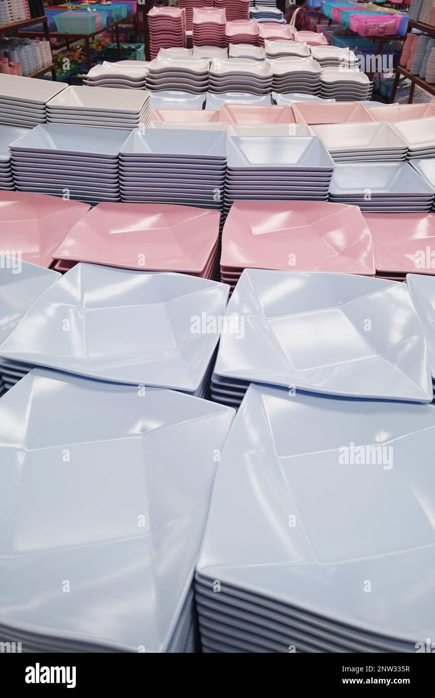 Stacks of plates in a shop Stock Photo - Alamy
