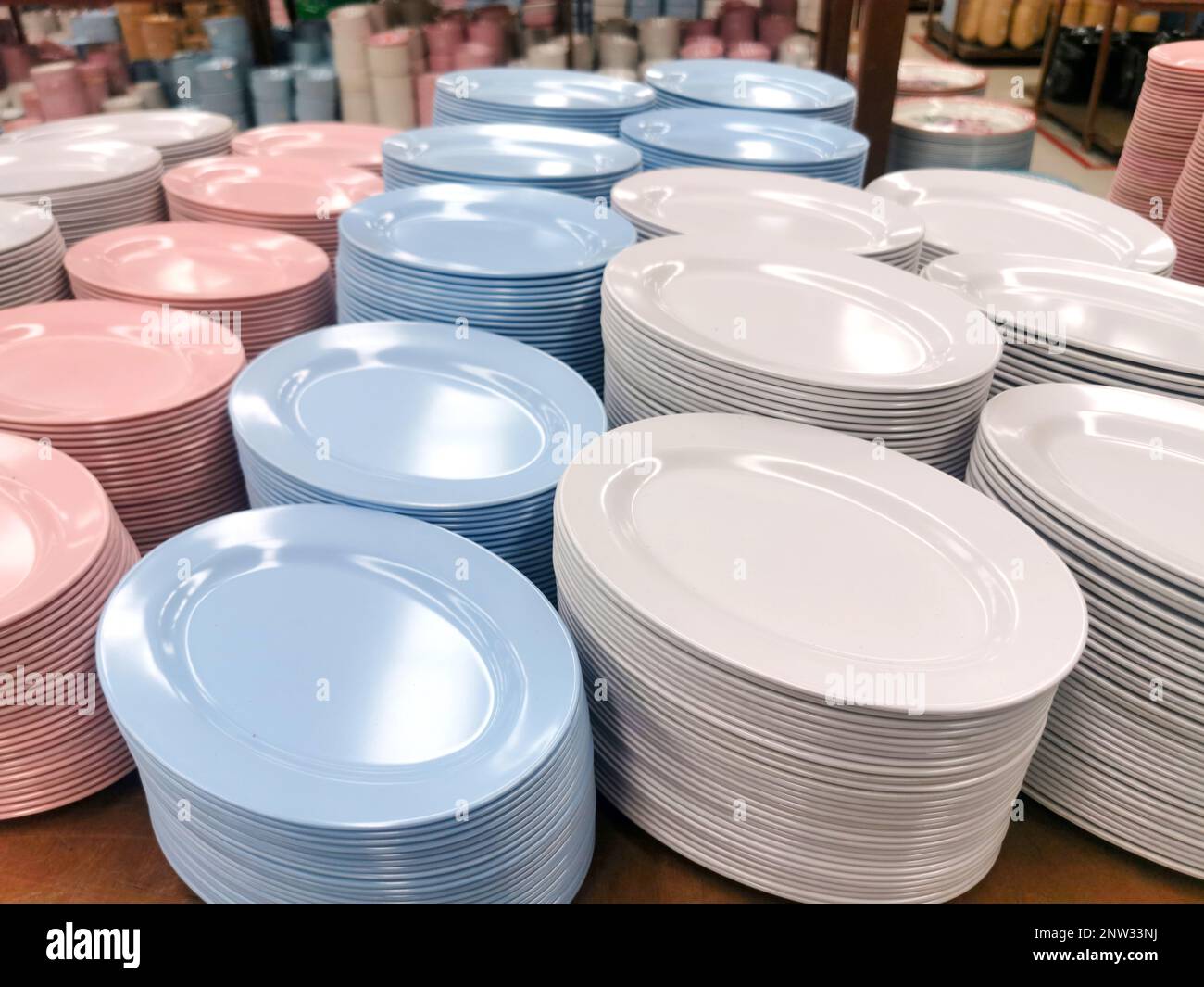 Stacks of plates in a shop Stock Photo - Alamy