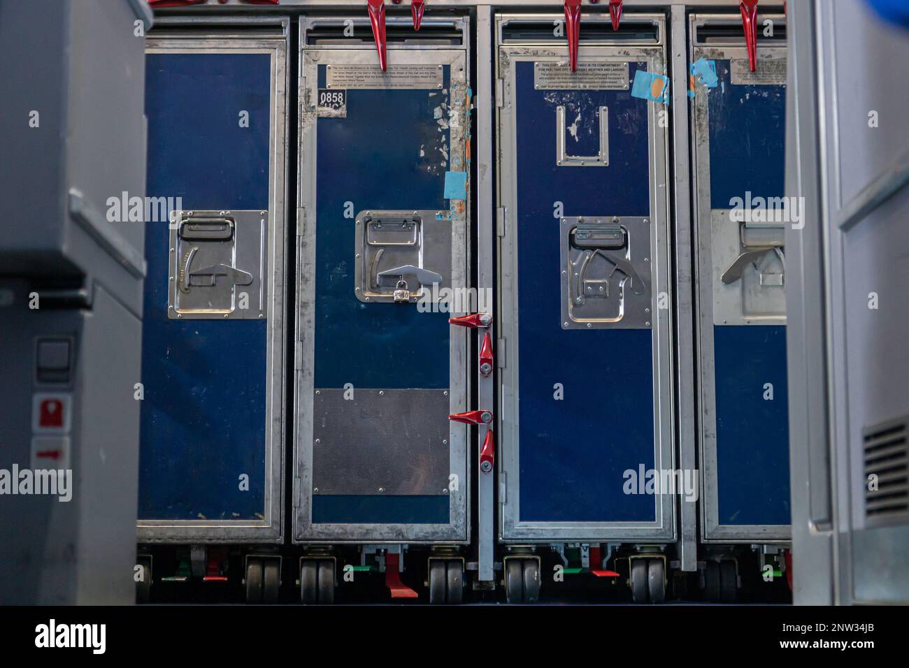 Airplane food economy hi-res stock photography and images - Alamy