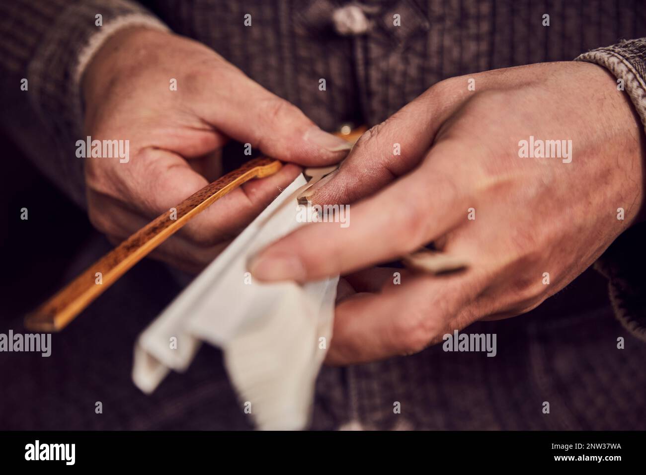 Hanji traditional paper making hi-res stock photography and images - Alamy