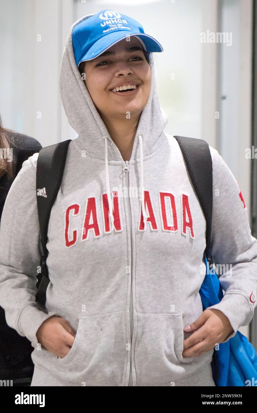 Rahaf Mohammed Alqunun, 18, arrives at Toronto Pearson International ...