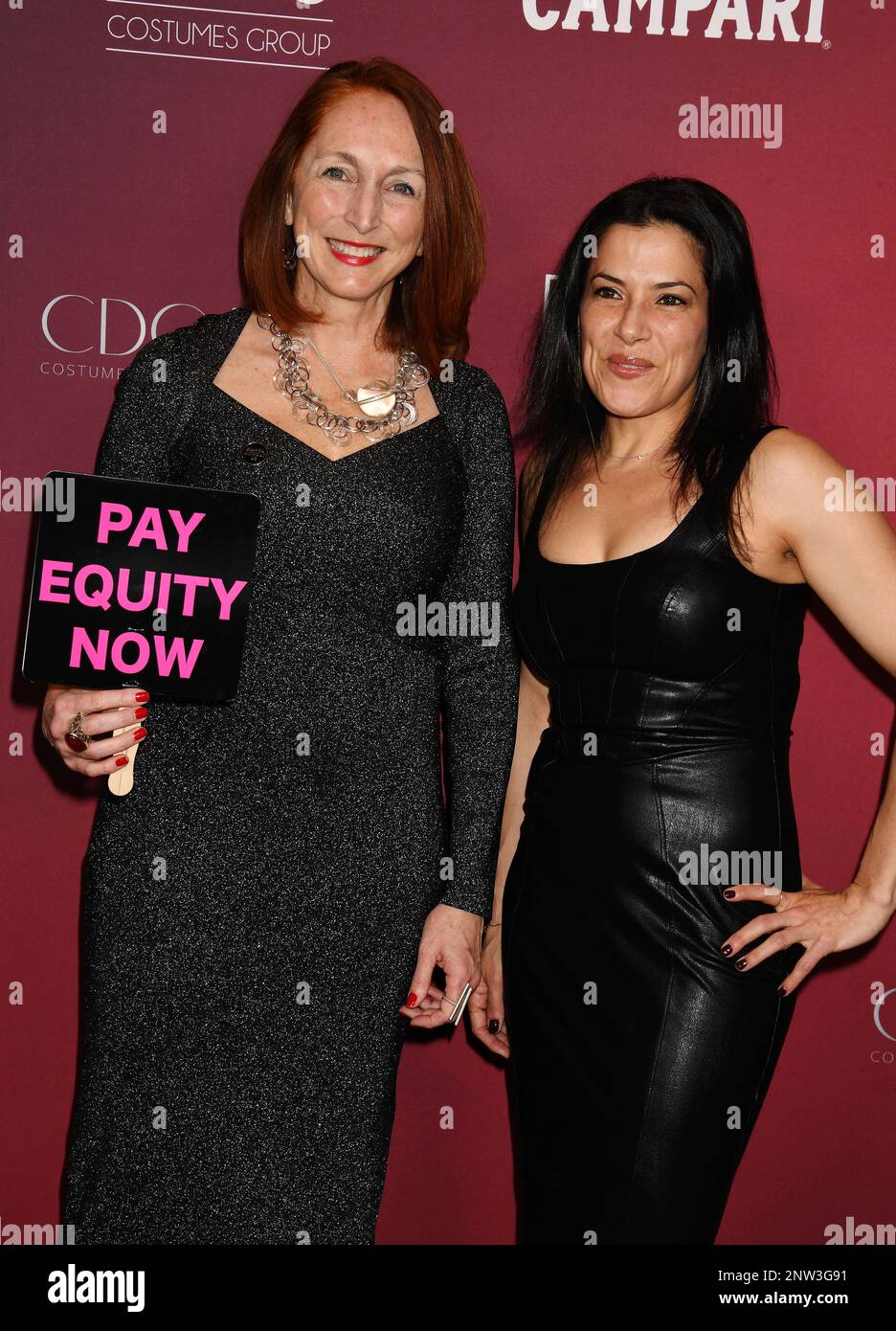LOS ANGELES, CALIFORNIA - FEBRUARY 27: (L-R) Noreen Farrell and Jessica ...