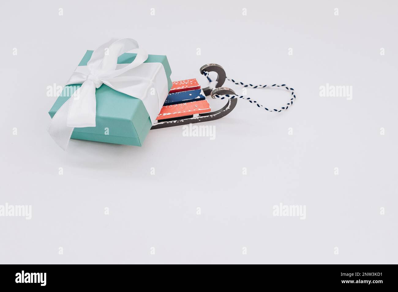Tiffany box white ribbon hi-res stock photography and images - Alamy