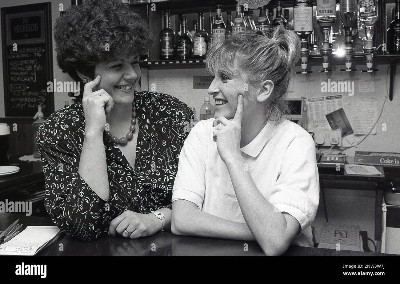 1980s bar hi-res stock photography and images - Alamy