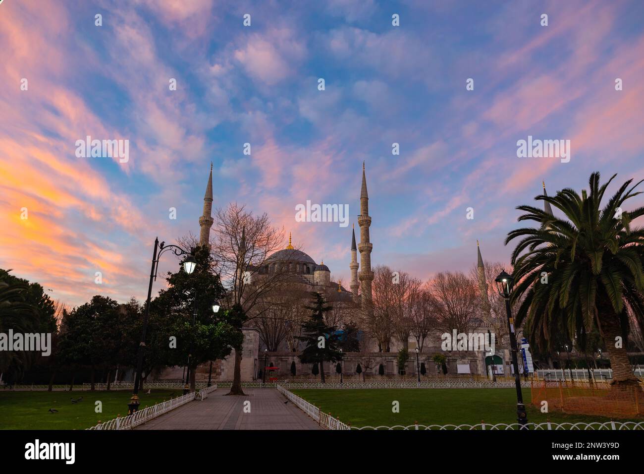 Sultanahmet camii or Blue Mosque at sunrise with dramatic clouds ...