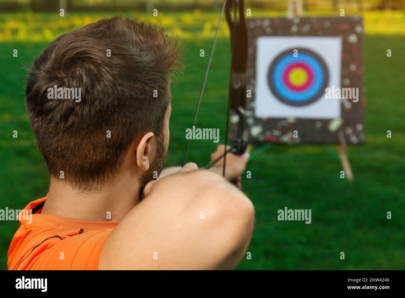 Man aiming target nature hi-res stock photography and images - Alamy