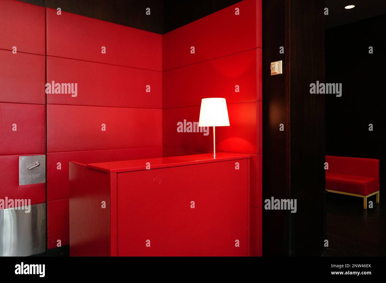 Red lobby in a New York hotel Stock Photo - Alamy
