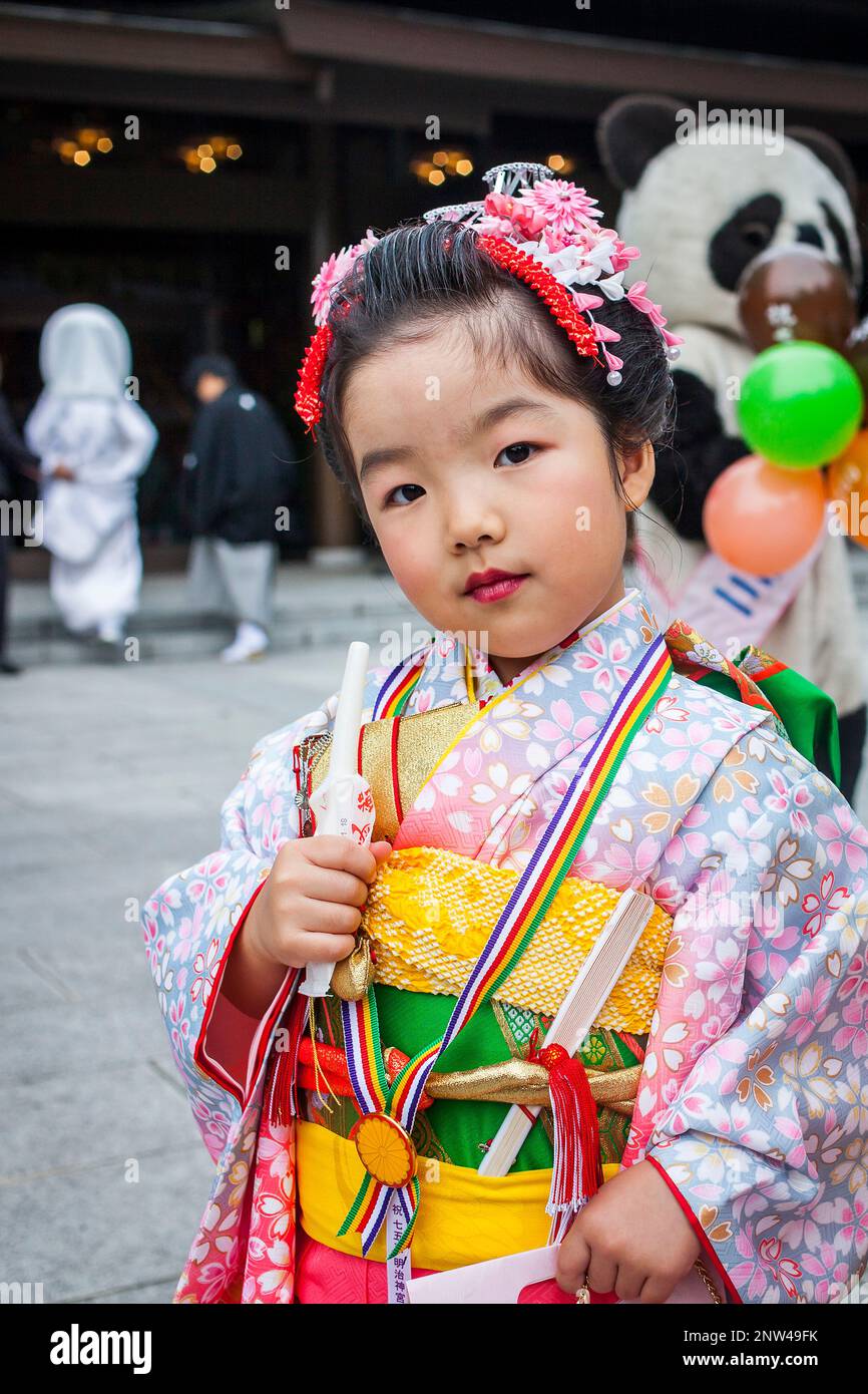 Shichi-go-san ritual, in Sanctuary of Meiji Jingu, Tokyo, Japan Stock ...