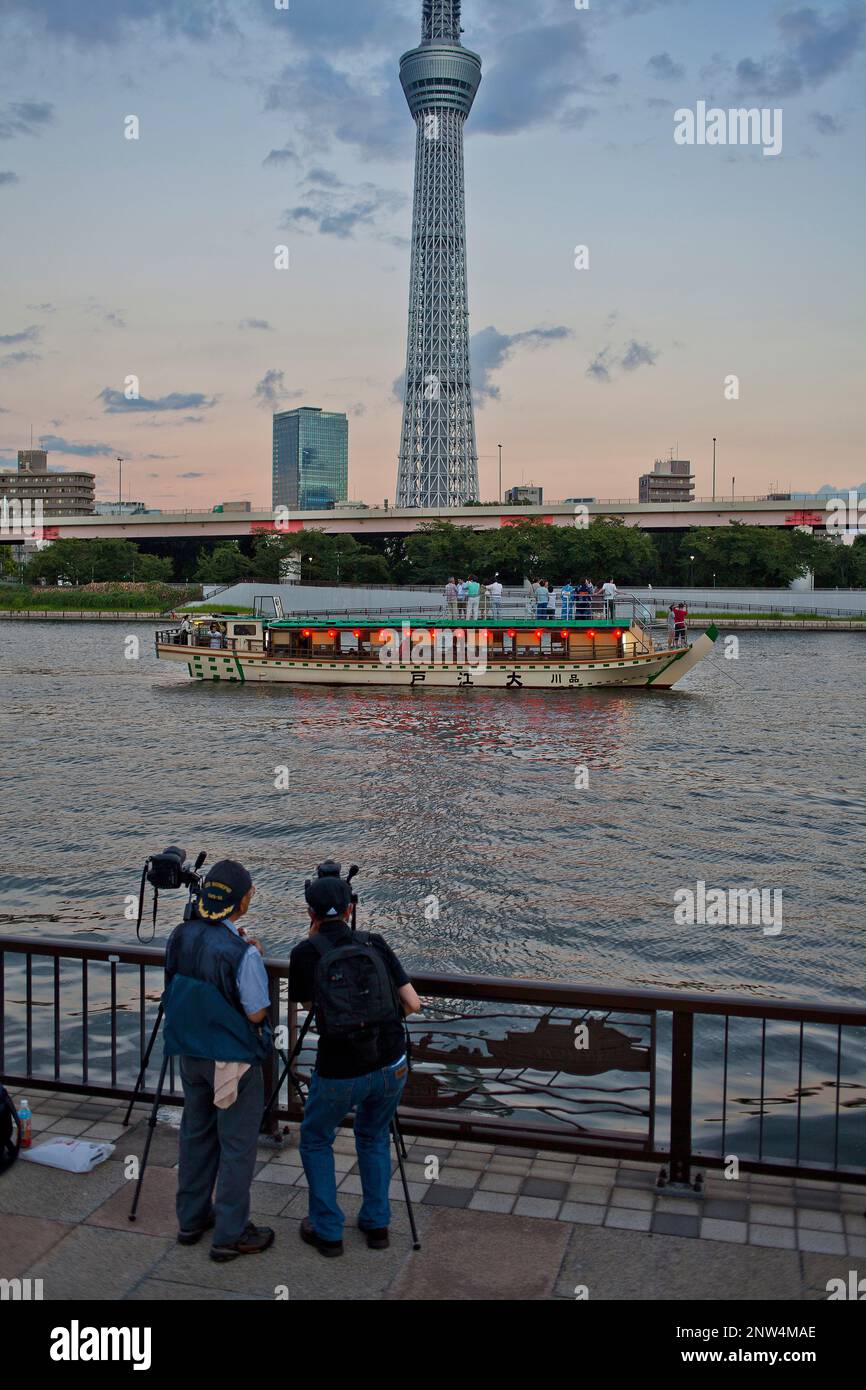 photographs.Sky Tree from Sumidagawa river, Asakusa District, Tokyo ...