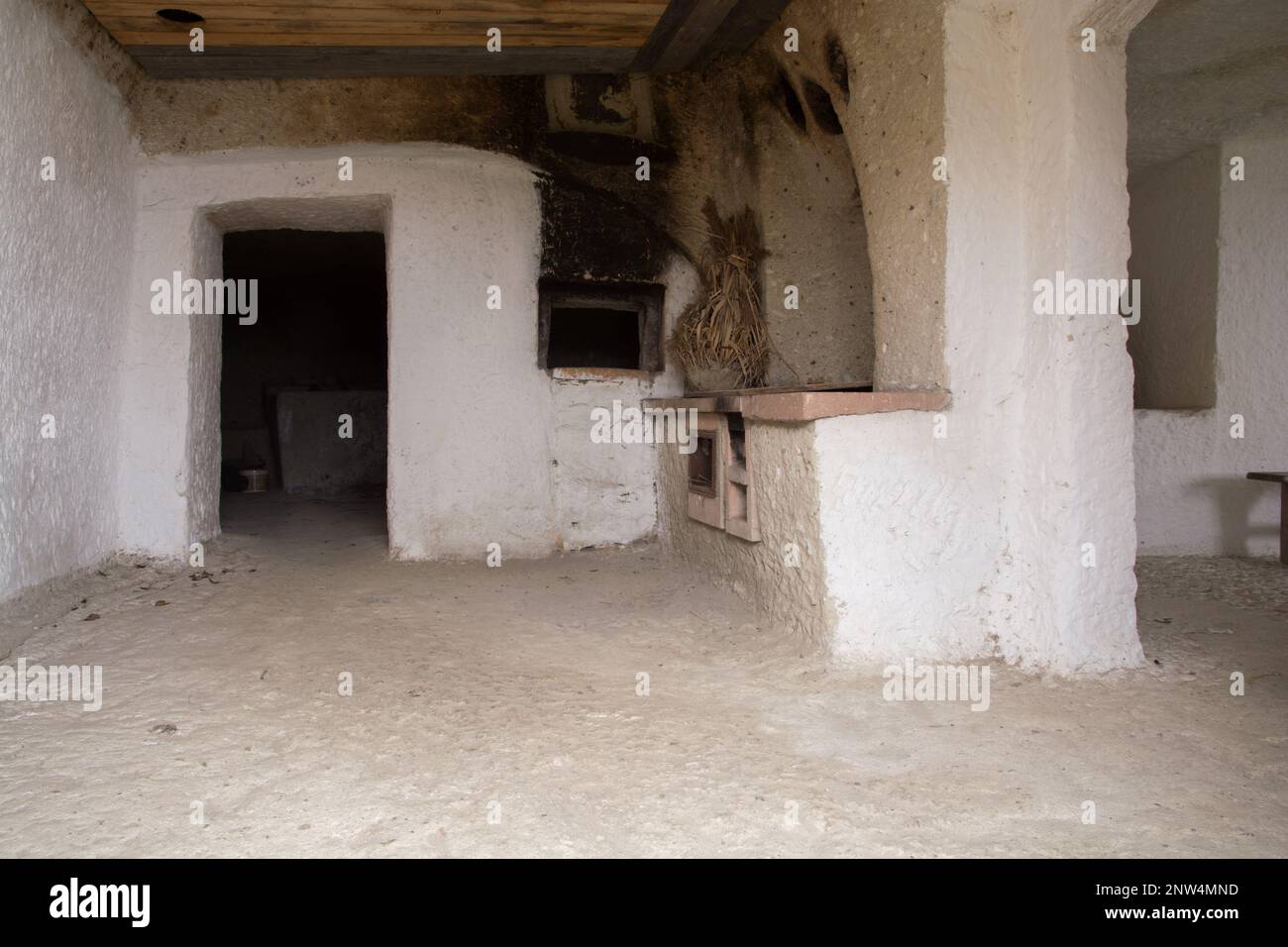 Dwelling cave hi-res stock photography and images - Alamy