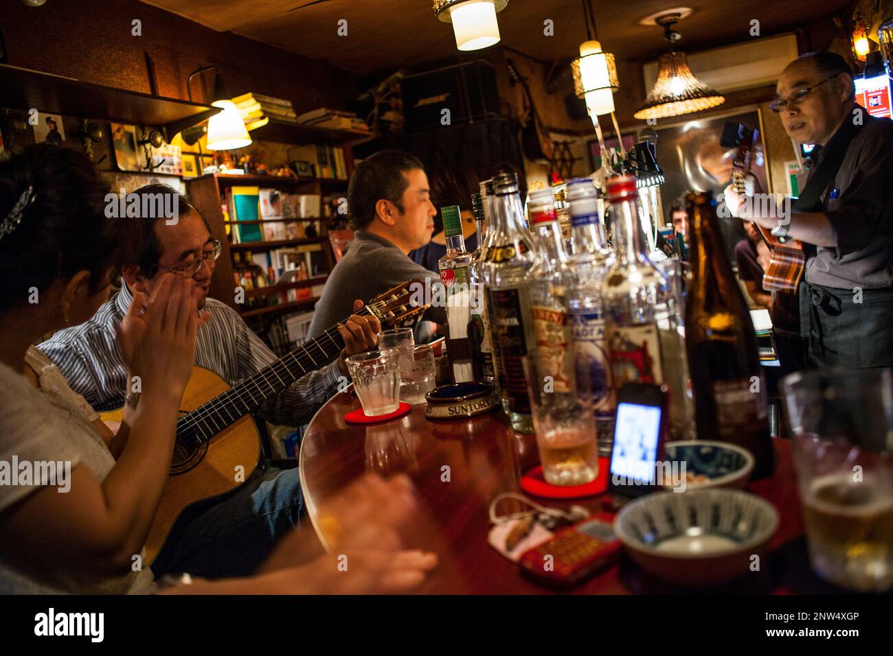 Ishinohana Bar, kabukicyo1-1-10, in Golden gai alley, at Shinjuku ...