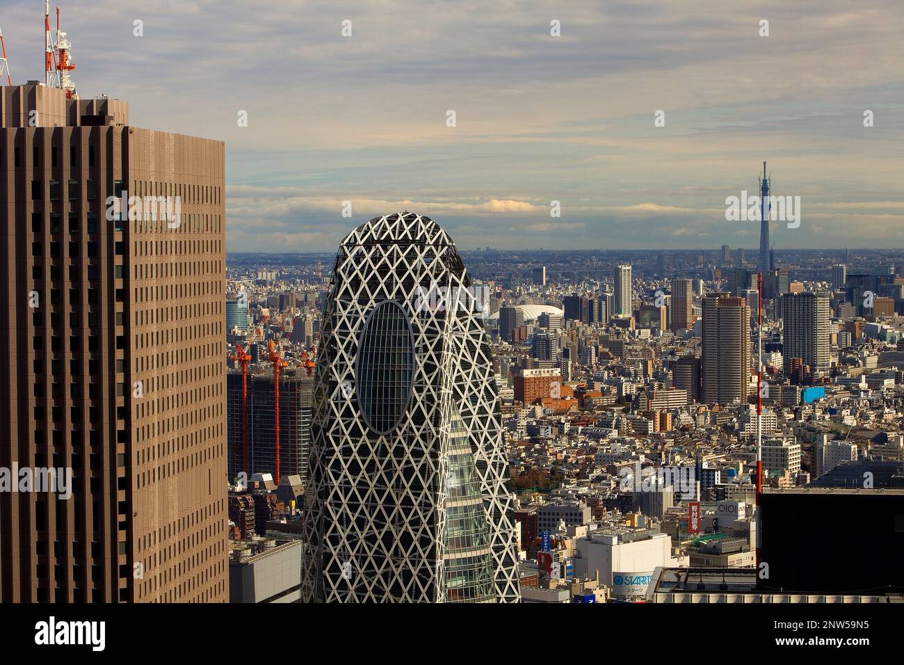 Shinjuku Skyscrapers in Nishi Shinjuku. In background at right the Sky ...