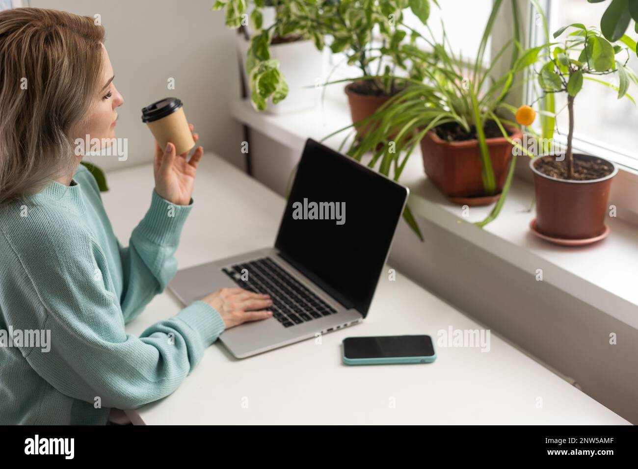 Close-up profile side view portrait of nice attractive cheerful ...