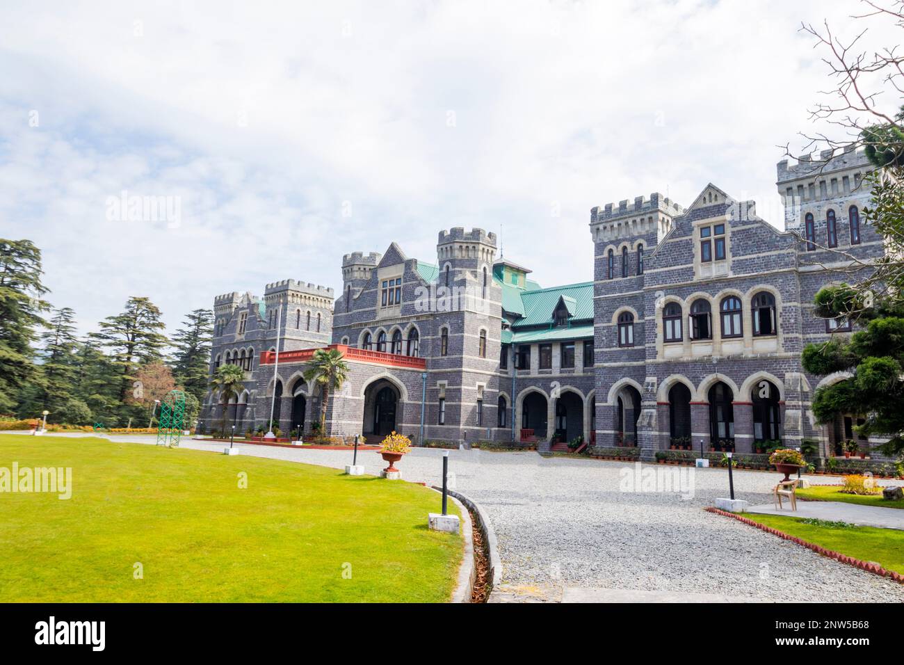 Governor house of uttarakhand hi-res stock photography and images - Alamy