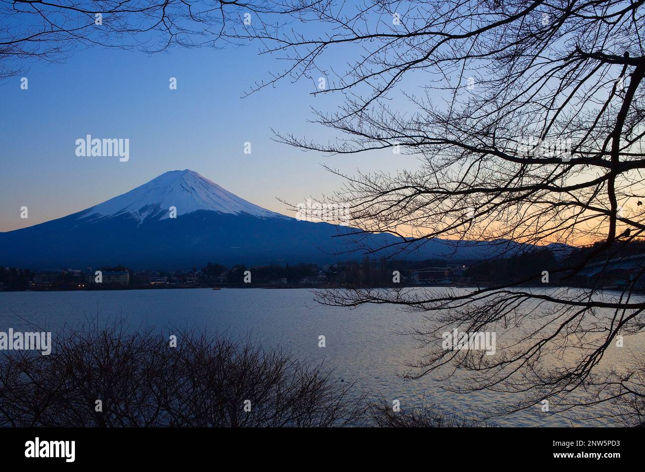 Mt Fuji from Kawaguchi Lake,Kawaguchiko,Yamanashi prefecture, Japan Stock Photo - Alamy