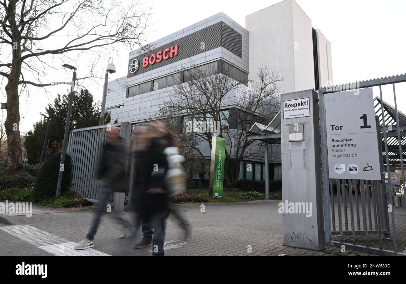 Stuttgart, Germany. 28th Feb, 2023. Workers leave the Bosch plant in ...